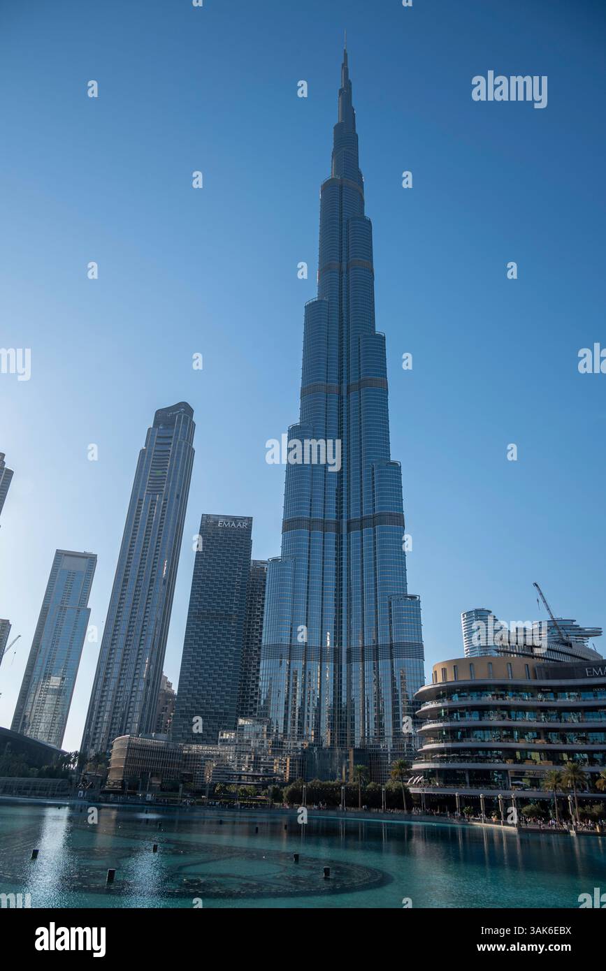 Burj Khalifa, the megatall skyscraper in Dubai, United Arab Emirates ...