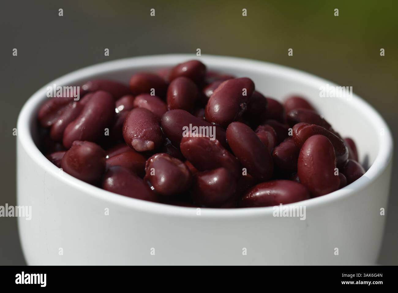 red kidney beans in a white bowl Stock Photo - Alamy