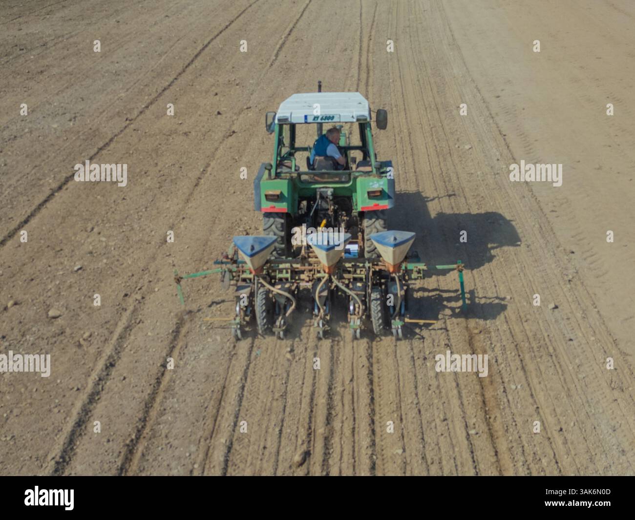 Sowing beet hi-res stock photography and images - Alamy