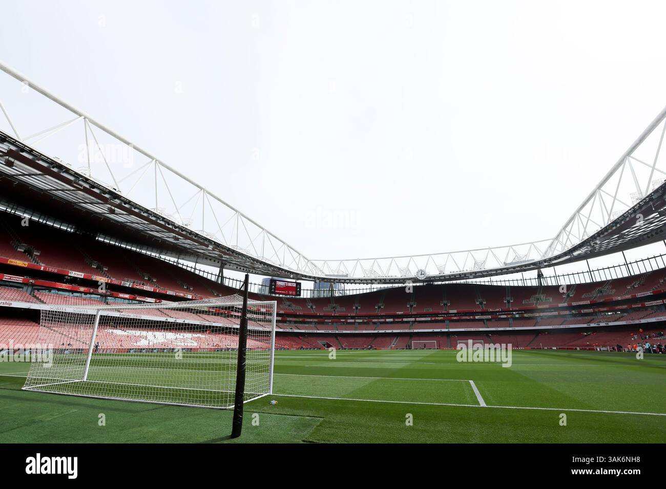 Emirates Stadium, London, UK. 12th Apr, 2025. Premier League Football ...