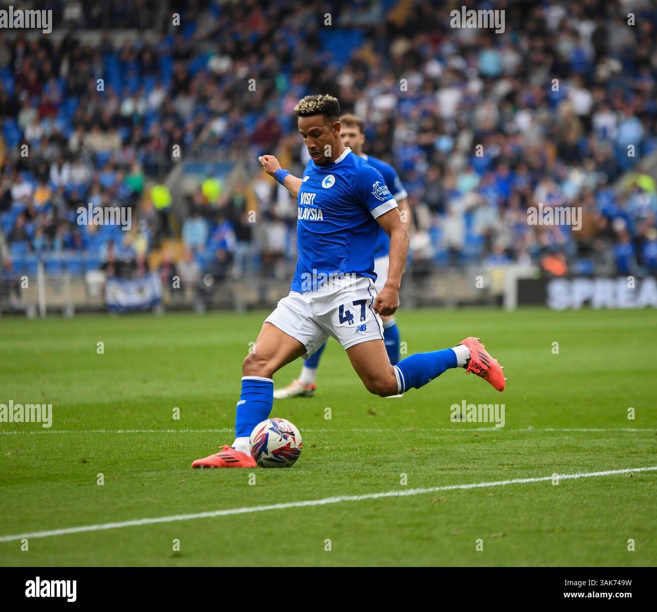 Callum robinson cardiff goal hi-res stock photography and images - Alamy