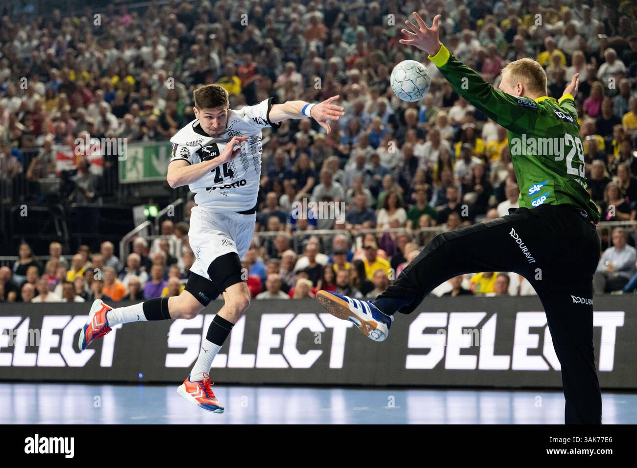 Cologne, Germany. 12th Apr, 2025. Handball: DHB Cup, THW Kiel - Rhein ...