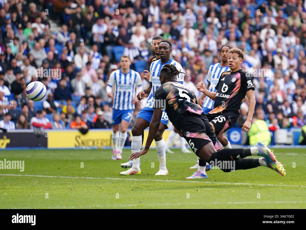 Brighton premier league 2025 goal hi-res stock photography and images ...