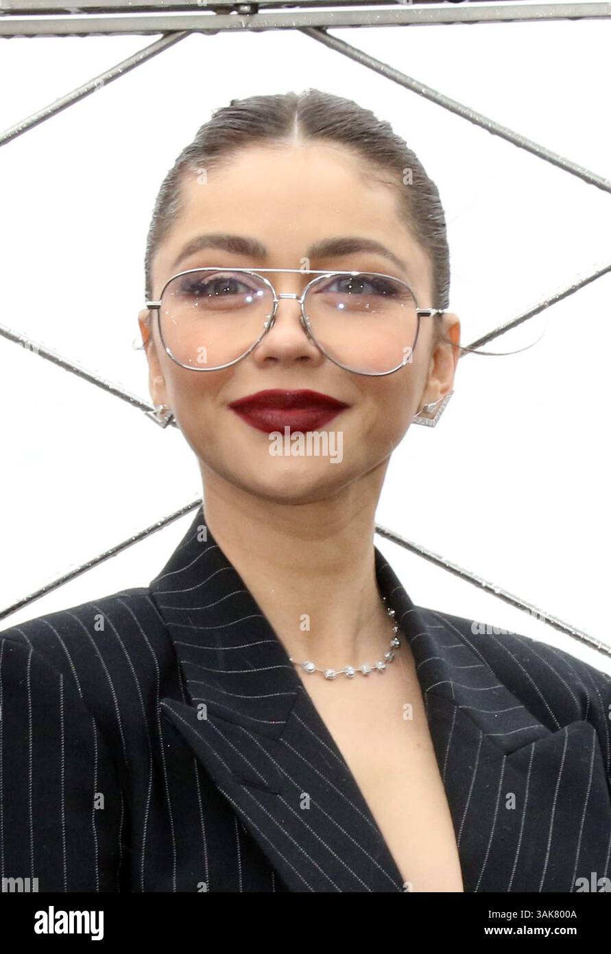 New York, NY, USA. 11th Apr, 2025. Sarah Hyland pictured as Scribner ...