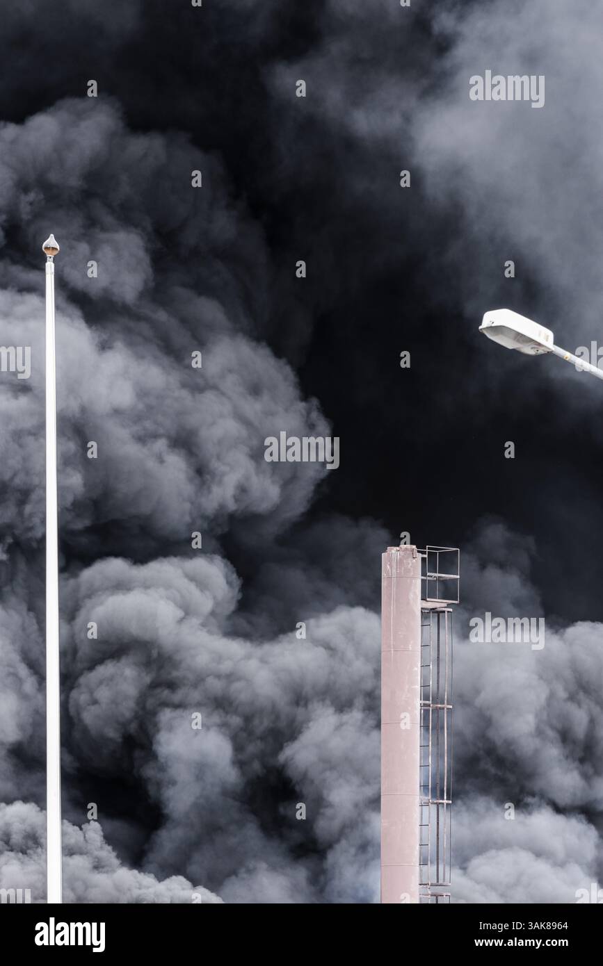 Fire alarm alert located hi-res stock photography and images - Alamy