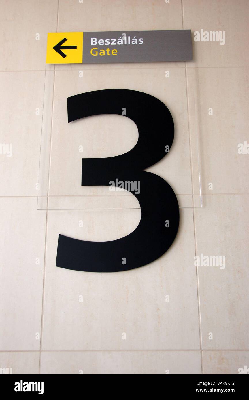 Gate number 3 sign at Budapest Airport, with bilingual boarding ...