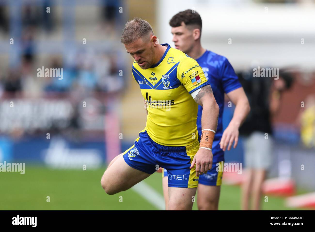 Matt Dufty of Warrington Wolves during the pre-game warm up ahead of ...