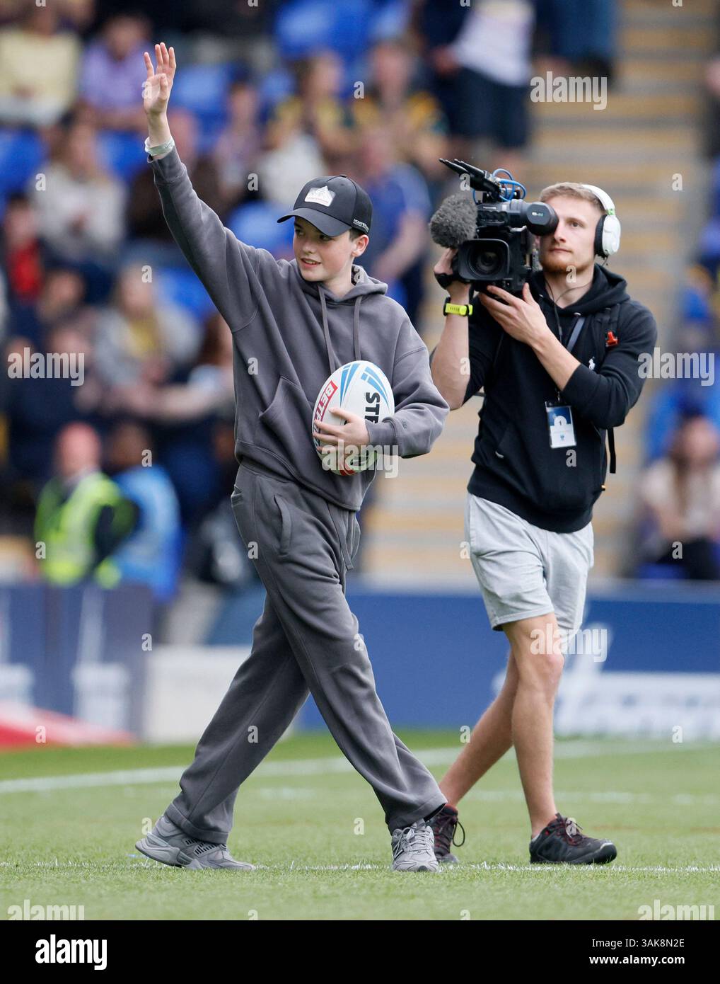 Adolescence owen cooper hi-res stock photography and images - Alamy
