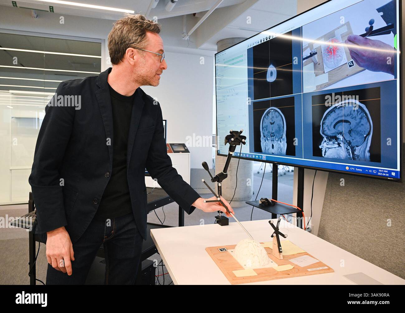 Engineering Professor Simon Drouin demonstrates Augmented Reality ...