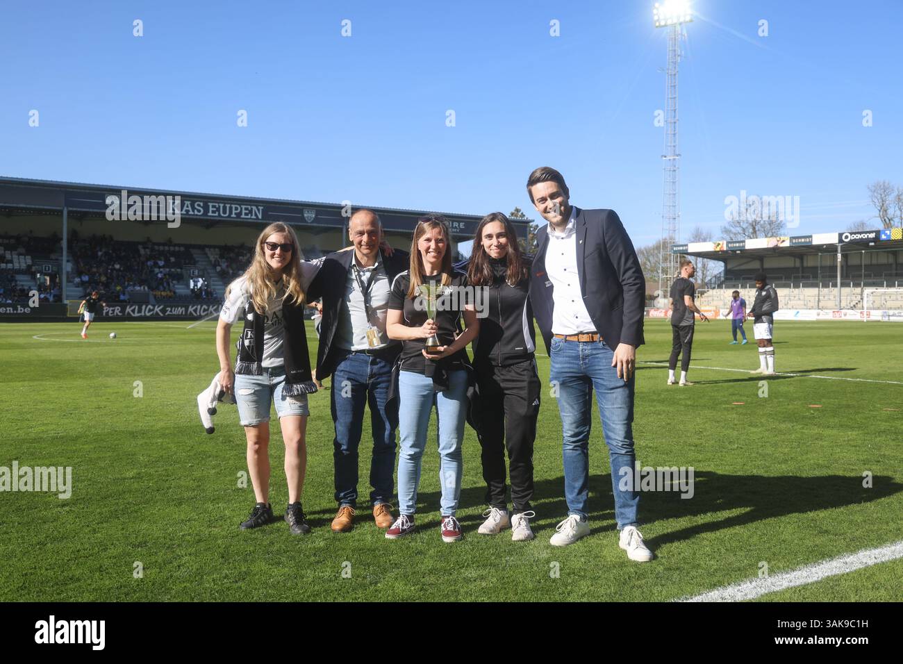 Eupen, Belgium. 12th Apr, 2025. The Eupen women's team receives a ...