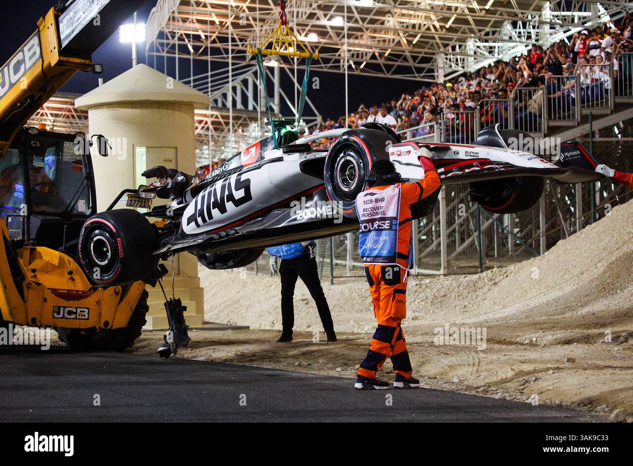 Ferrari f1 2025 crash hi-res stock photography and images - Alamy