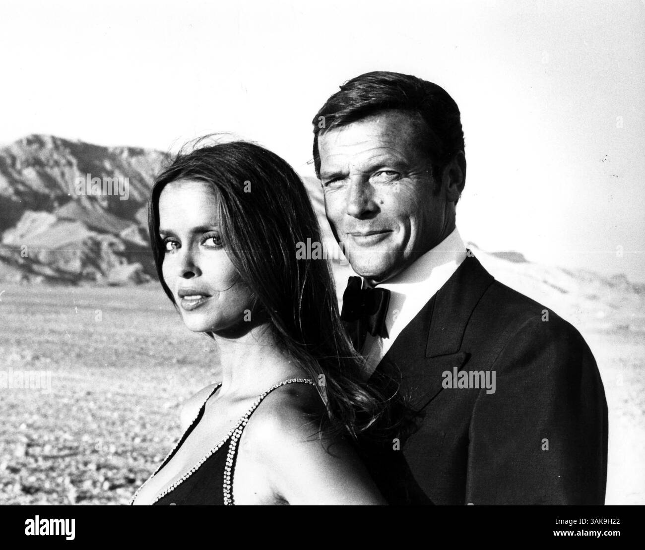 May 23, 2017 - File Photo - Actor Sir ROGER MOORE, best known for ...