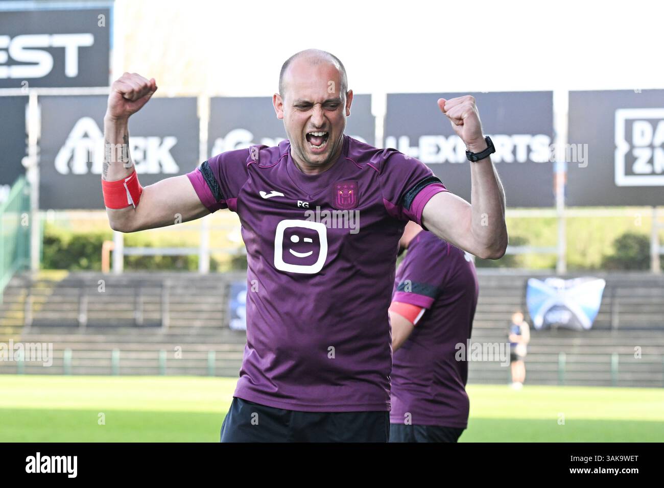 Roeselare, Belgium. 12th Apr, 2025. head coach Farid Goreishvand of ...