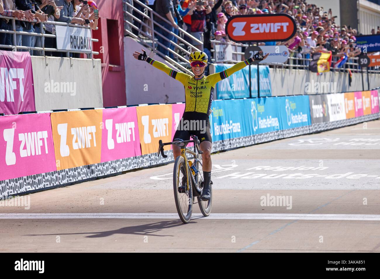 Lincoln, UK. 12th Apr, 2025. Paris Roubaix Femmes 2025 Pauline Ferrand ...