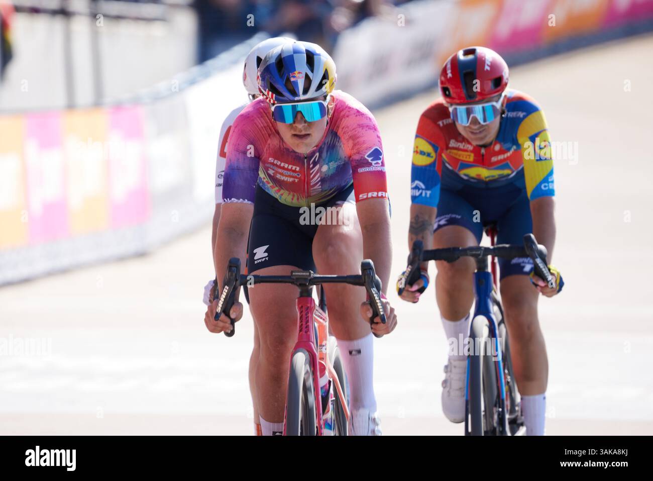 Lincoln, UK. 12th Apr, 2025. Paris Roubaix Femmes 2025 Zoe Backstedt ...