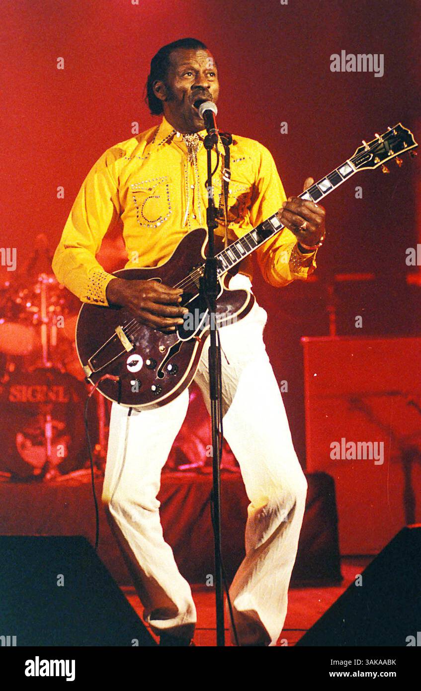 Chuck berry performing hi-res stock photography and images - Alamy