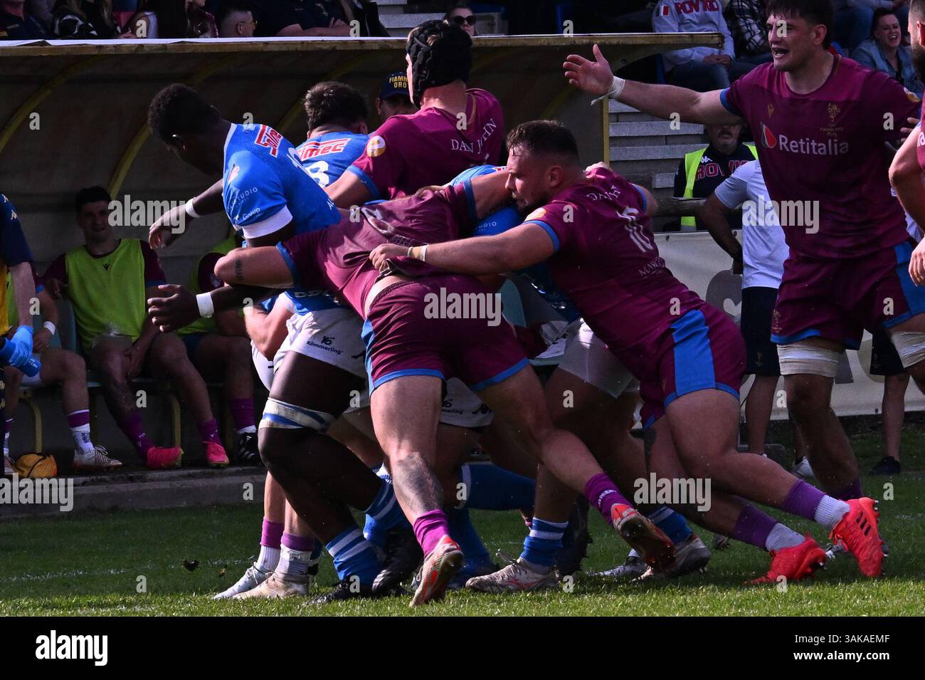Rovigo, Italy. 12th Apr, 2025. Scrum during the match Femi Cz Rugby ...