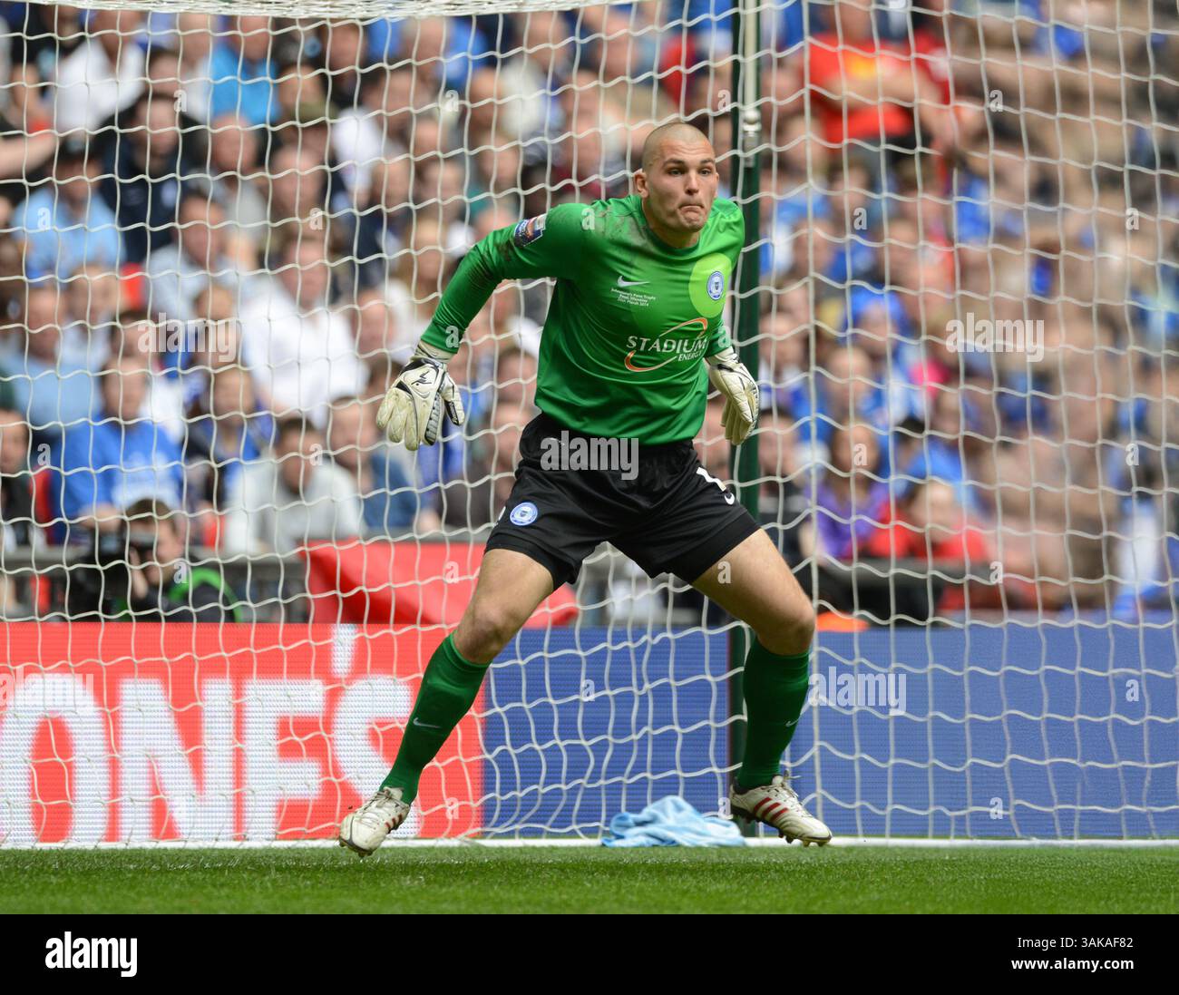 Posh goalkeeper Bobby Olejnik. Johnstones Paint Final Chesterfield v ...