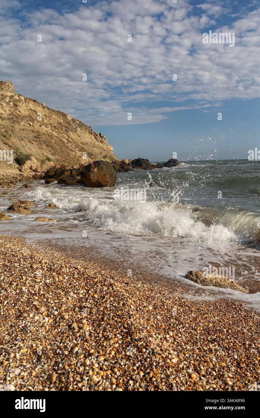 Vertical beautiful view waves hi-res stock photography and images - Alamy