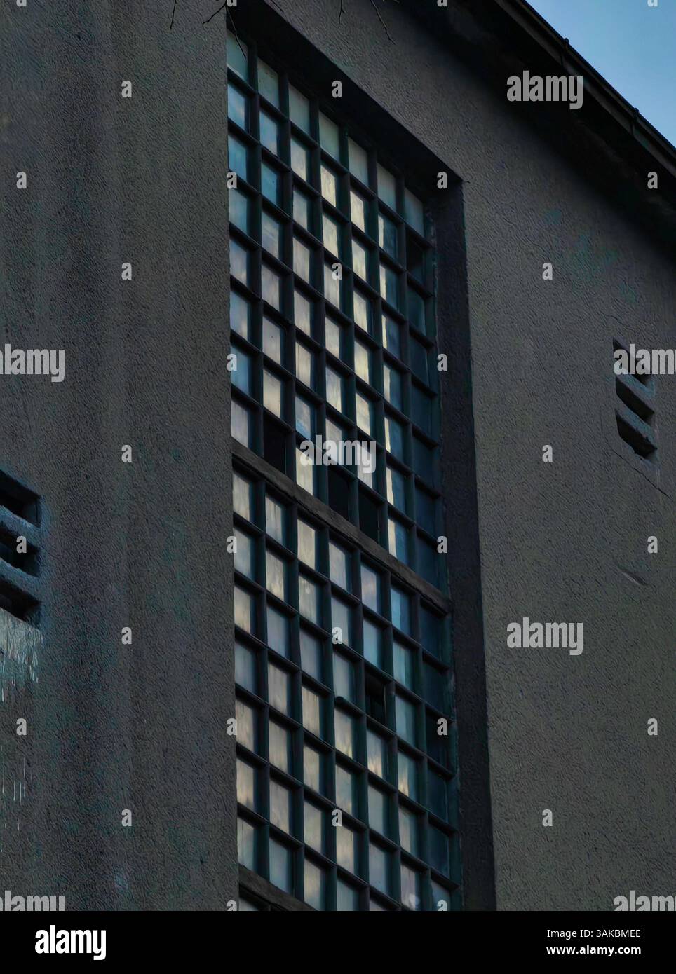 Grid of building hi-res stock photography and images - Alamy