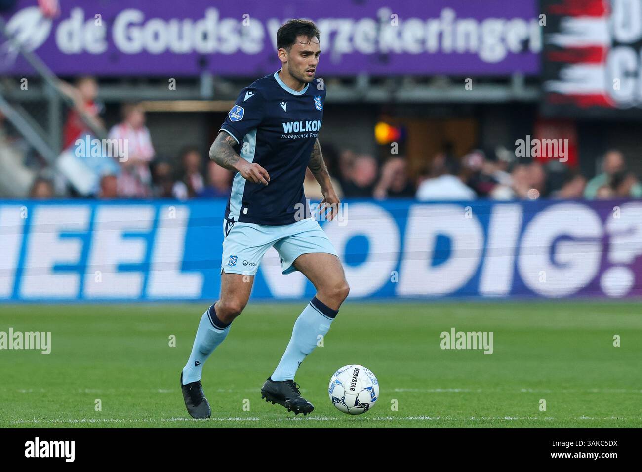 ROTTERDAM, NETHERLANDS - APRIL 12: Sam Kersten of sc Heerenveen runs ...