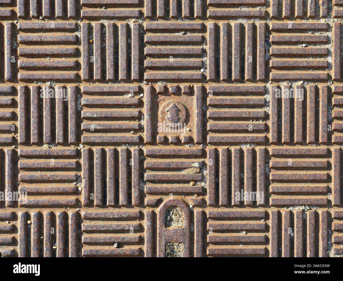 Manhole cover detail pattern made of iron for sewage, rainwater, gas ...
