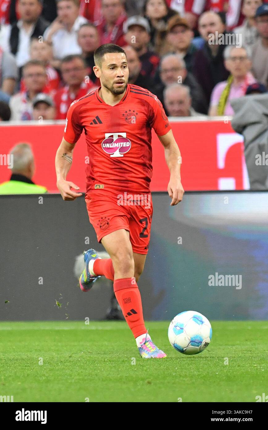 Munich, Germany. 12th Apr, 2025. MUNICH, GERMANY - APRIL 12: Raphael ...