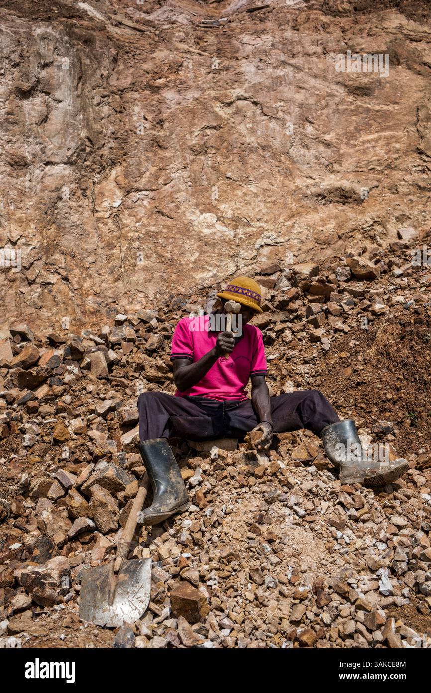 Stone breakers in Uganda, Africa Stock Photo - Alamy