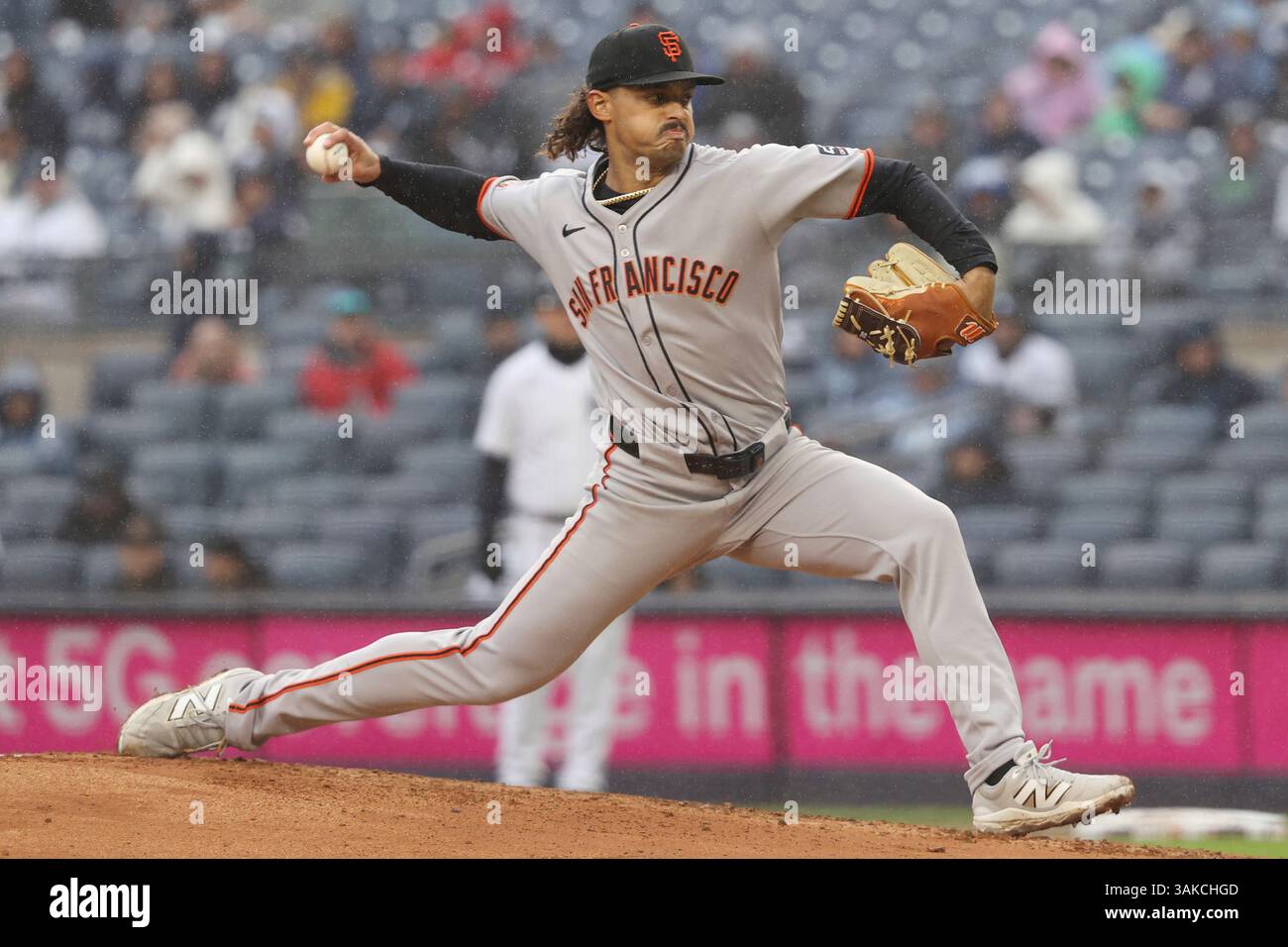 San Francisco Giants' Jordan Hicks pitches during the first inning of a ...