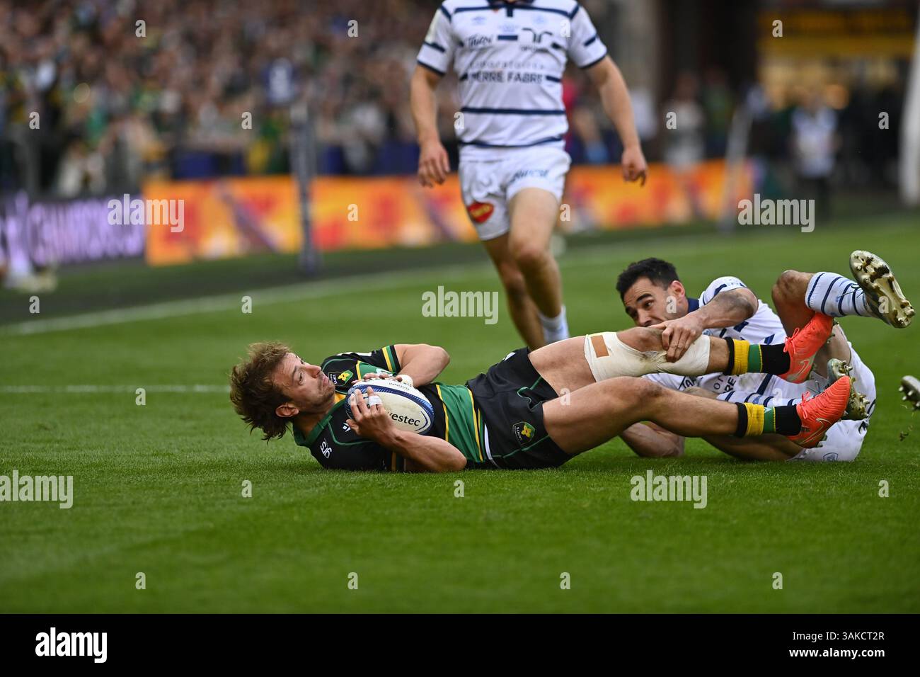 Northampton ENGLAND 12-April-2025 : James Ramm of James Ramm in action ...