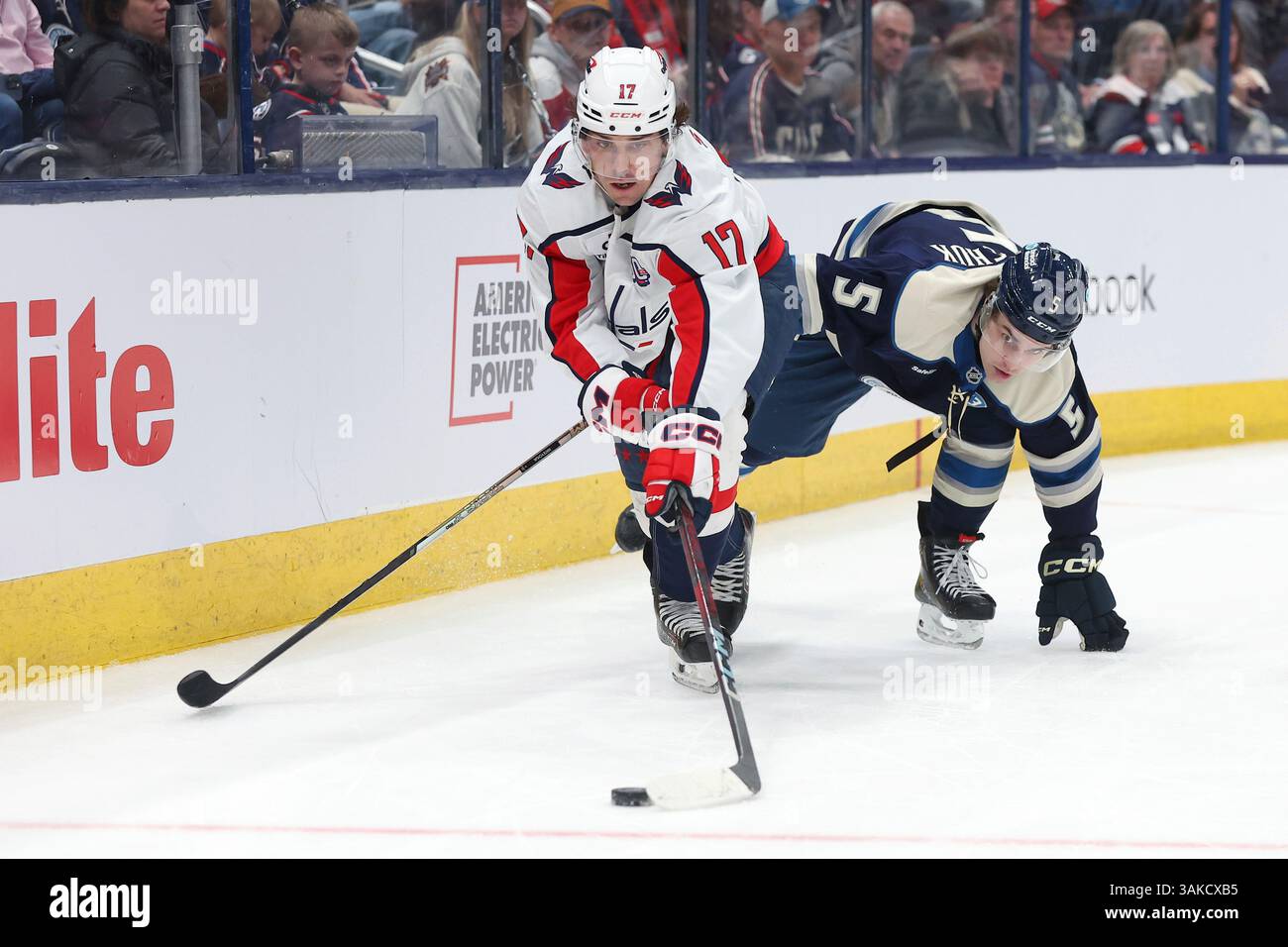 Washington Capitals center Dylan Strome (17) skates past Columbus Blue ...