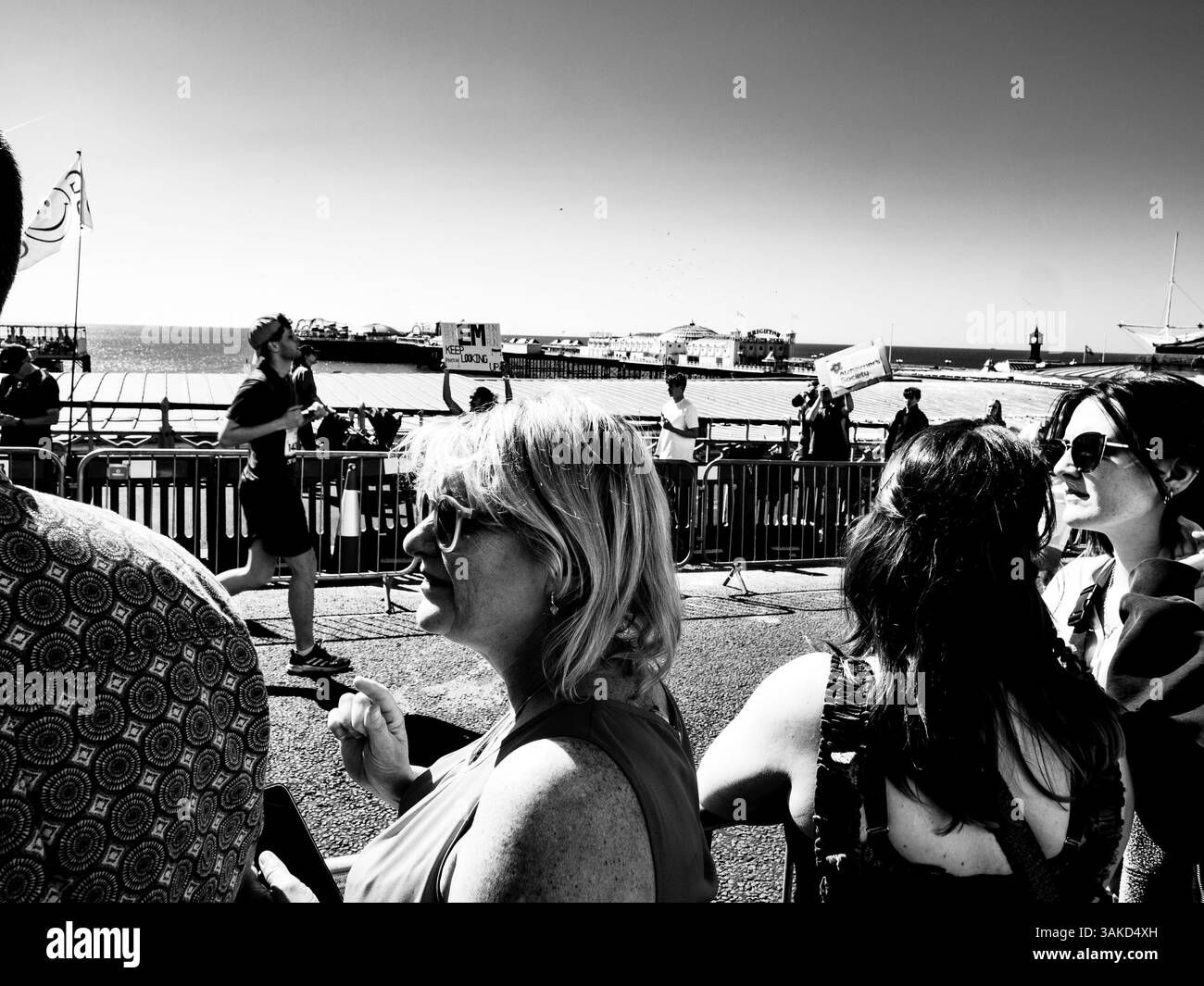 Uk summer crowds Black and White Stock Photos & Images - Alamy