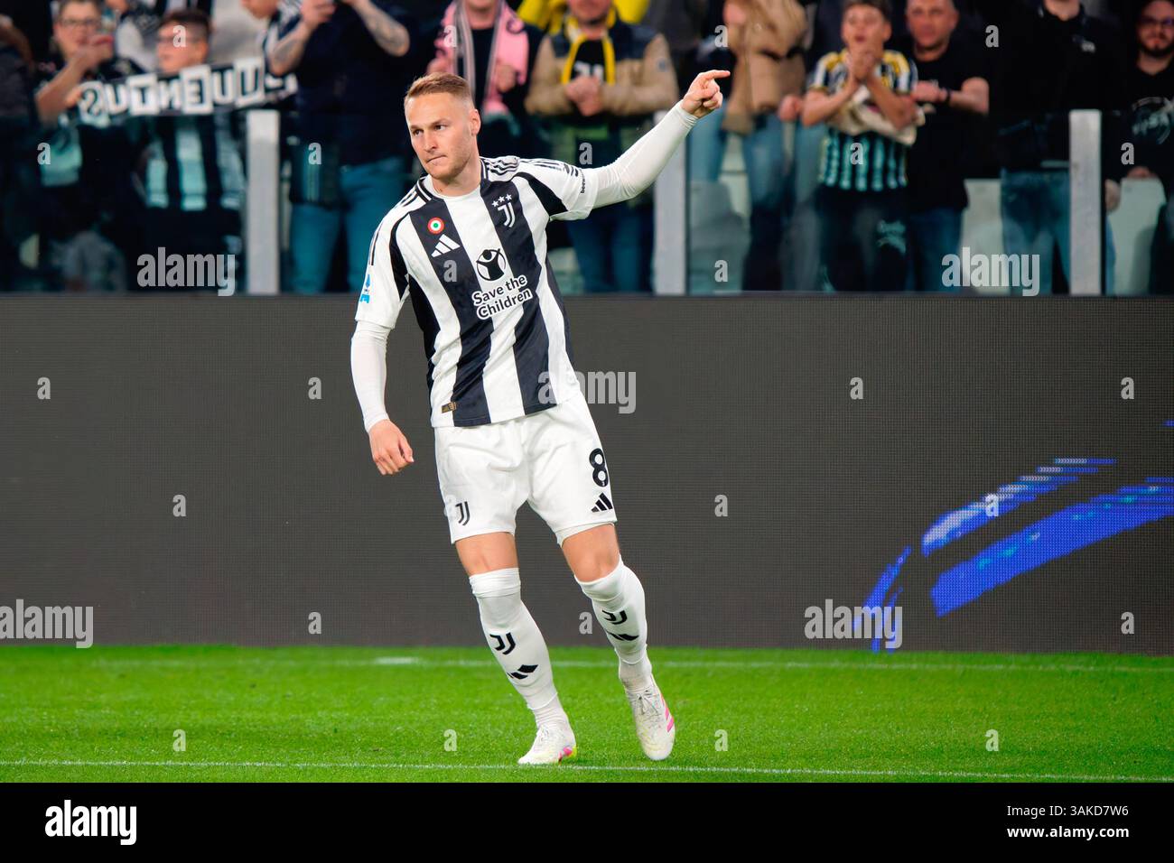 Turin, Italy. 12th Apr, 2025. Teun Koopmeiners of Juventus celebrates ...
