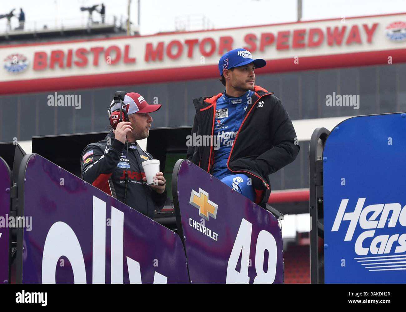 BRISTOL, TN - APRIL 12: Kyle Larson (#17 Hendrick Motorsports ...