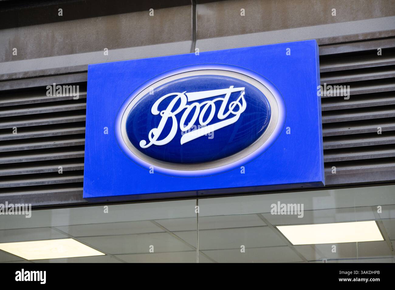 Boots logo hi-res stock photography and images - Alamy