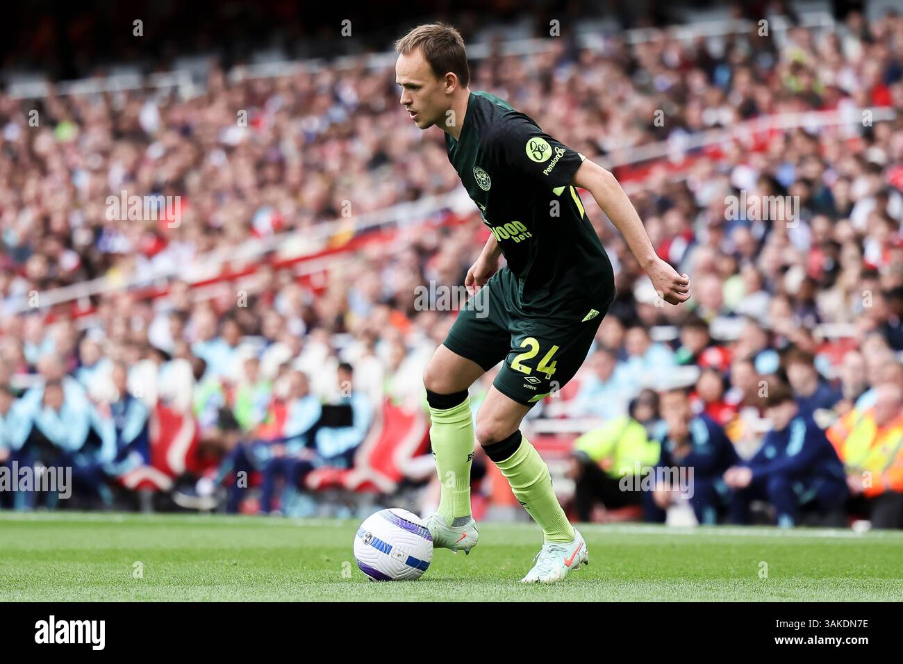 Emirates Stadium, London, UK. 12th Apr, 2025. Premier League Football ...