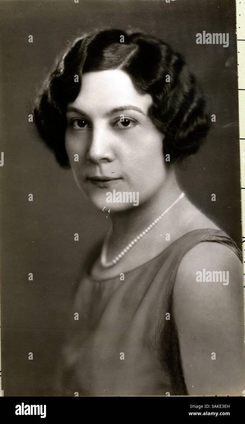 Helen Bach is a soprano soloist known for her performances on KSTP ...