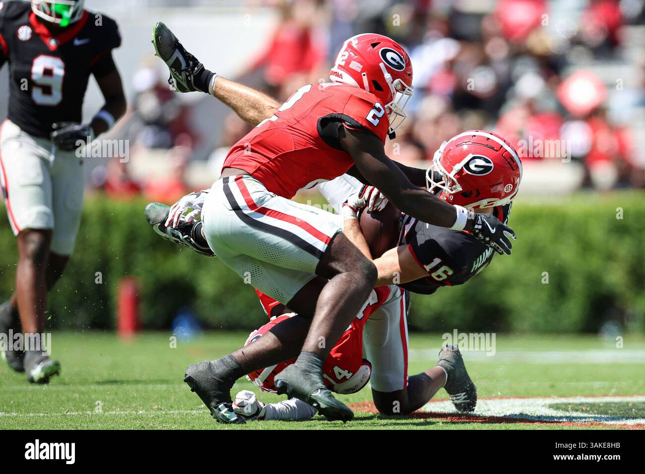 Georgia Black Team wide receiver London Humphreys (16) catches a pass ...
