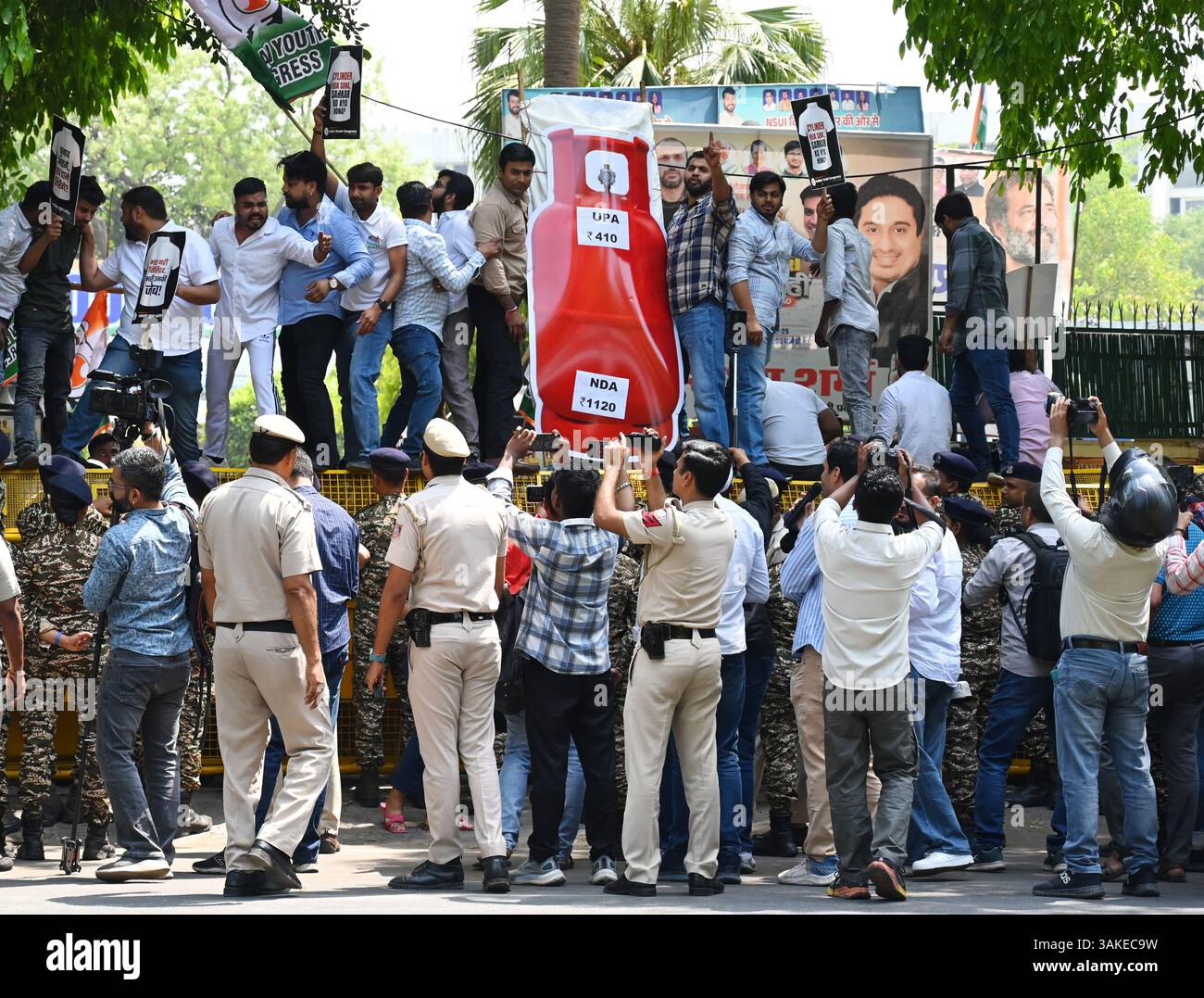 new-delhi-india-april-12-members-of-indian-youth-congress-stage-a