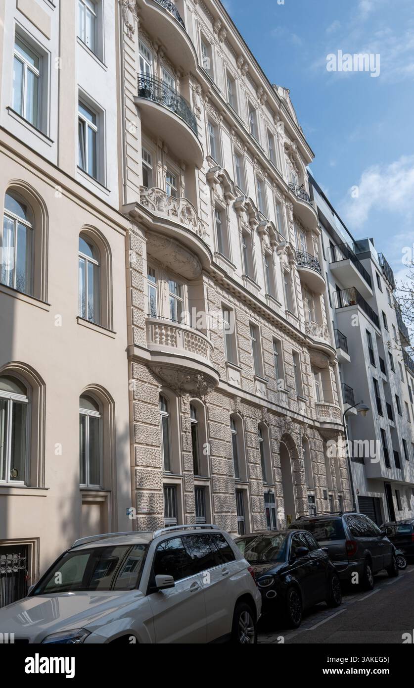 Walking in spring Vienna, city centre with beautiful buildings, museums ...