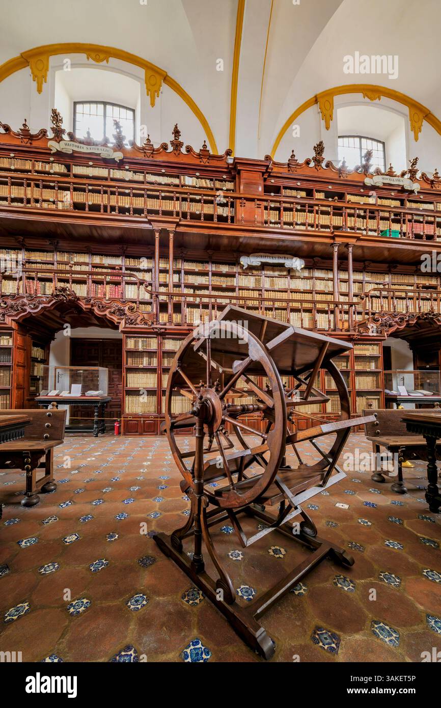 Biblioteca Palafoxiana, the oldest public library in the Americas ...