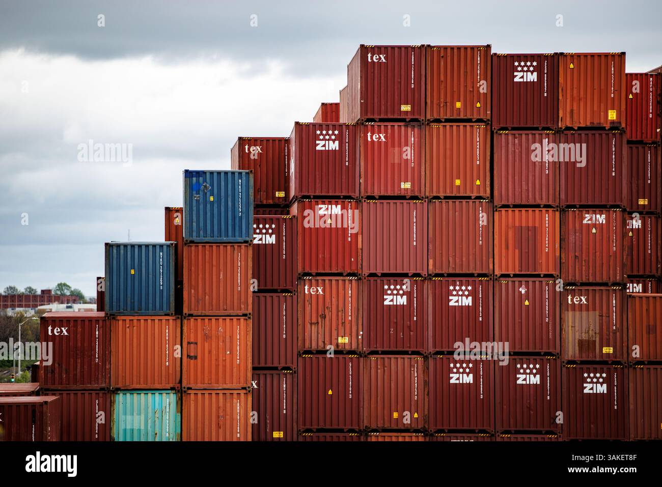Baltimore, United States. 12th Apr, 2025. Shipping containers are seen ...