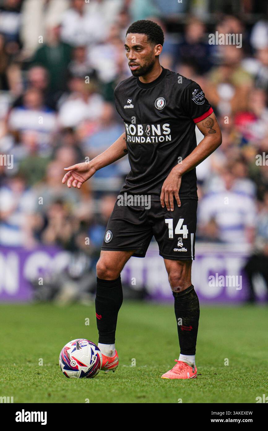 Zak Vyner of Bristol City during the Sky Bet Championship match Queens ...