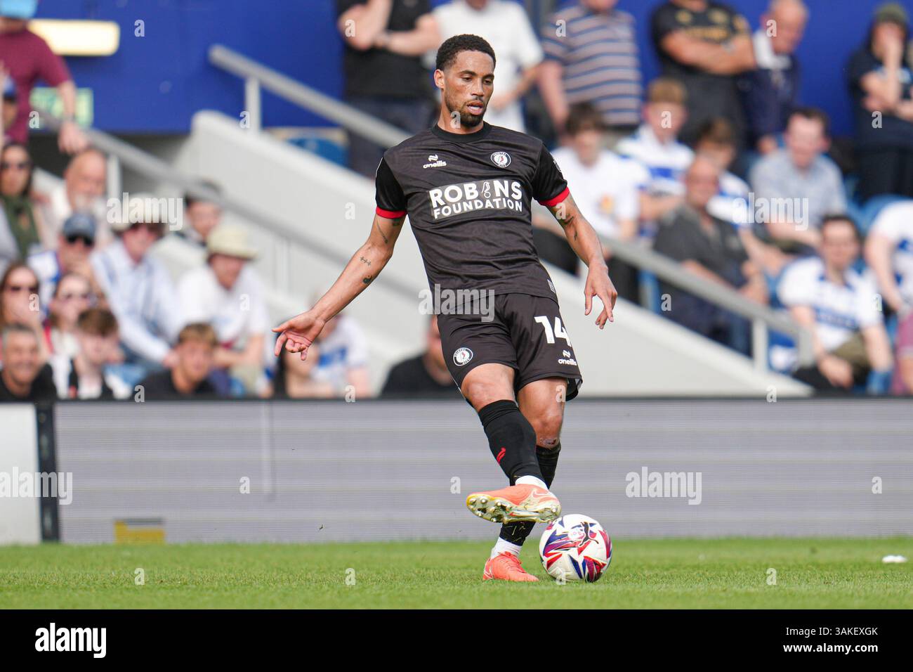 Zak Vyner of Bristol City during the Sky Bet Championship match Queens ...