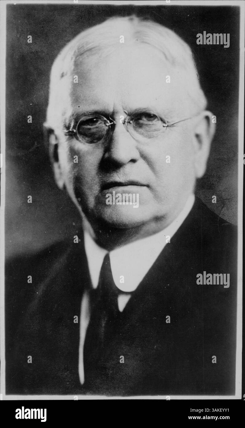 Thwing leadership hi-res stock photography and images - Alamy