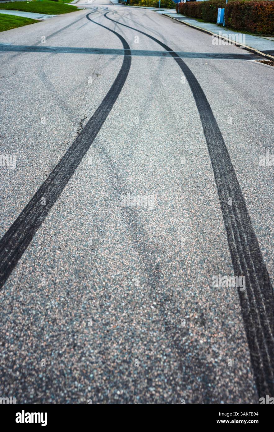 Rubber tire marks on asphalt Stock Photo - Alamy