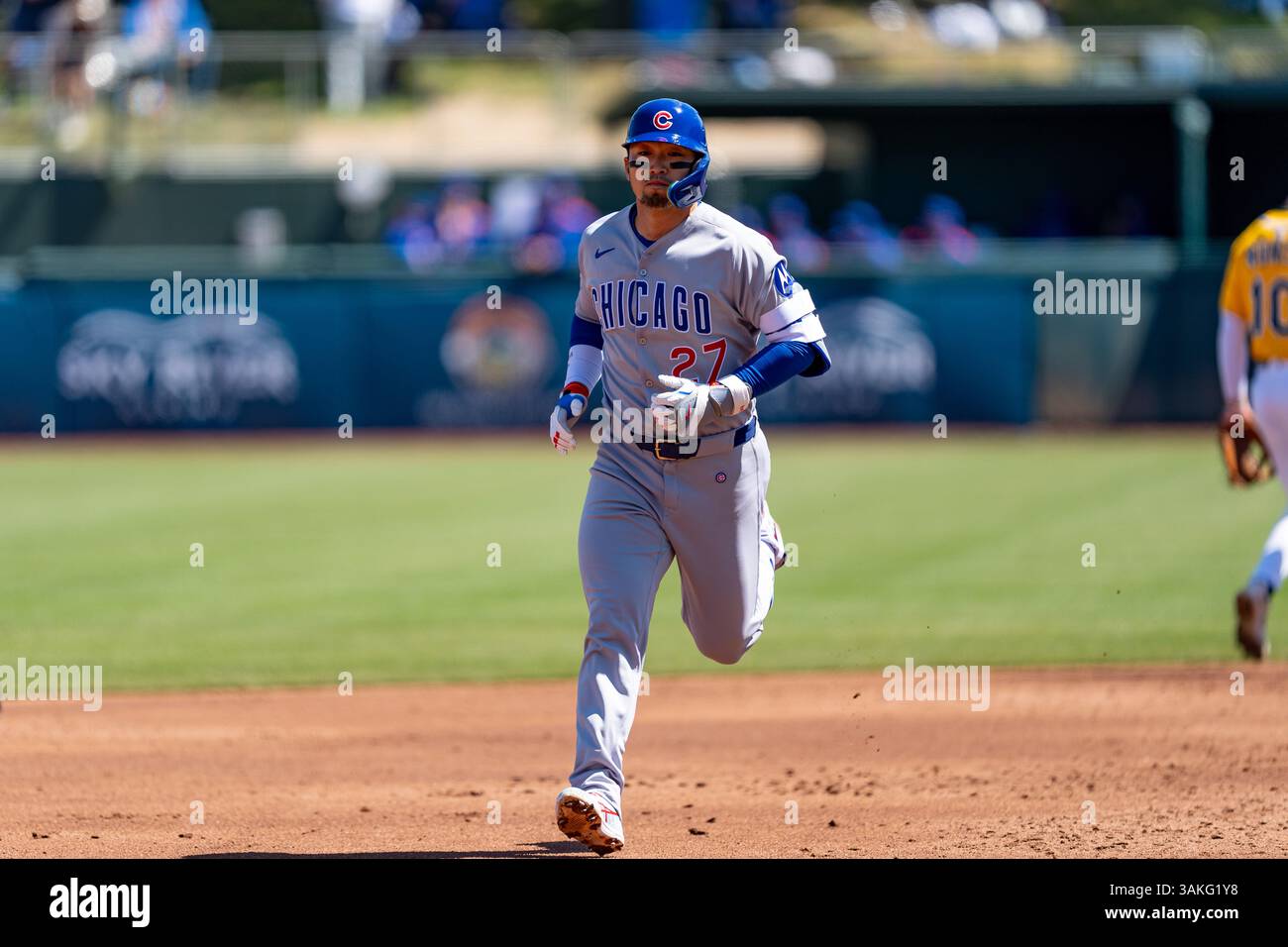 Chicago Cubs right fielder Seiya Suzuki (27) homers to right field in ...