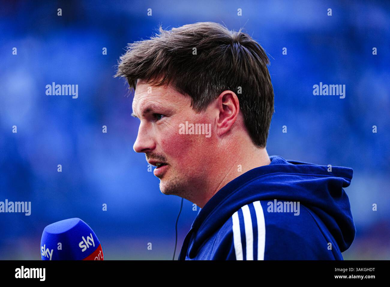 Hamburg, Deutschland. 11th Apr, 2025. Merlin Polzin (Hamburger SV ...