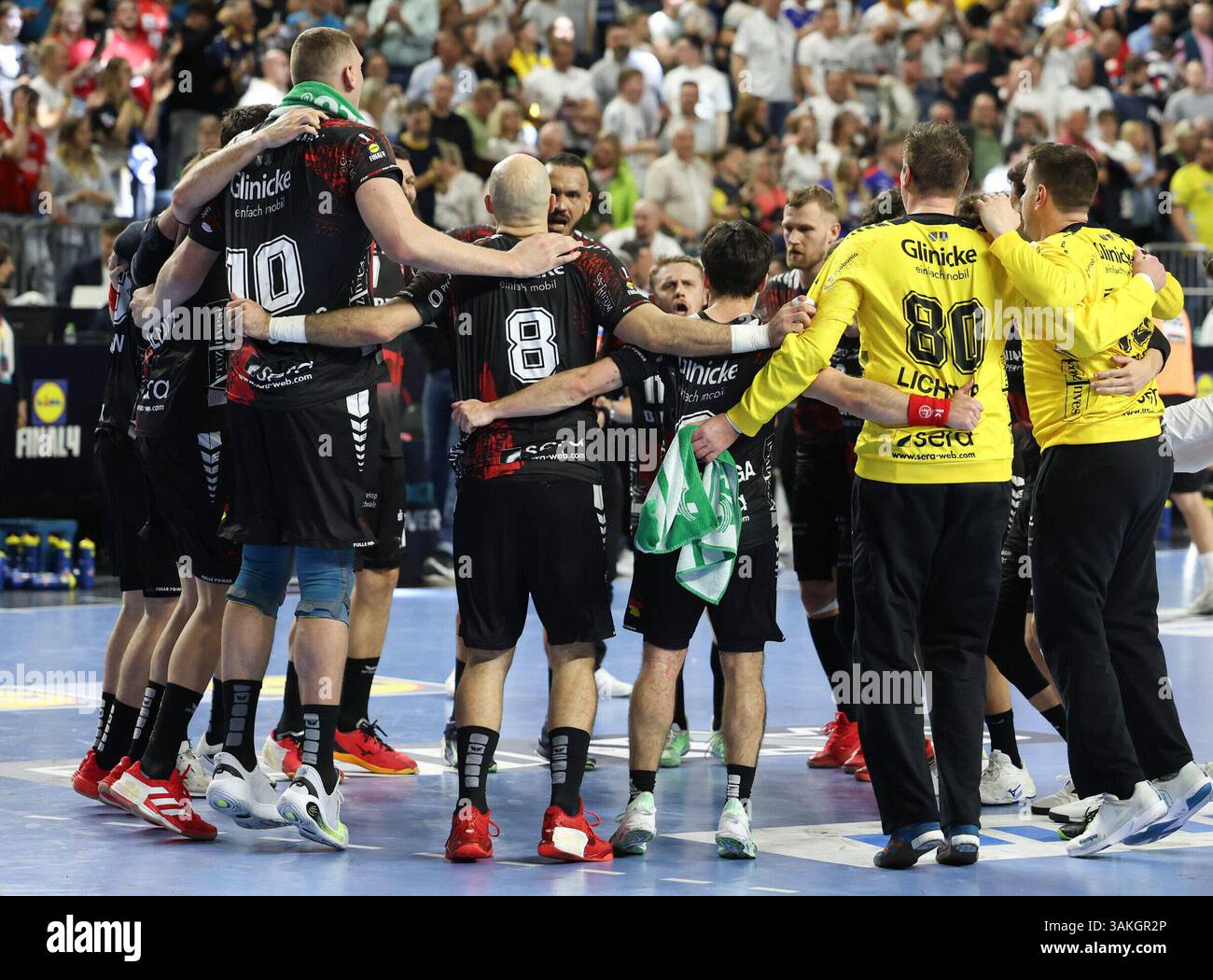 v.l. MT Melsungen im Finale MT Melsungen vs. HBW Balingen-Weilstetten ...