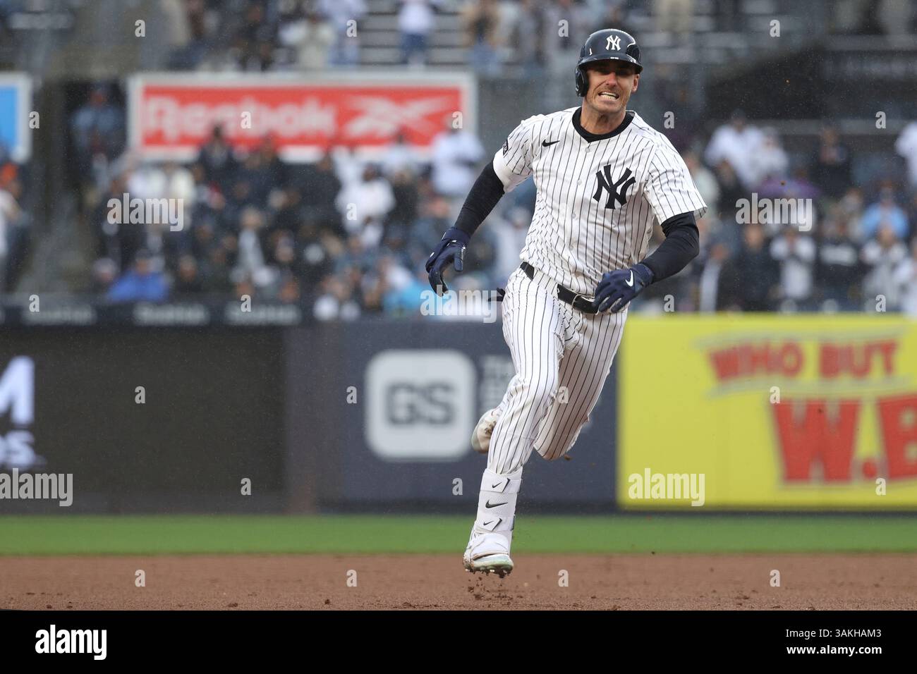 New York Yankees' Cody Bellinger runs to third base after hitting an ...